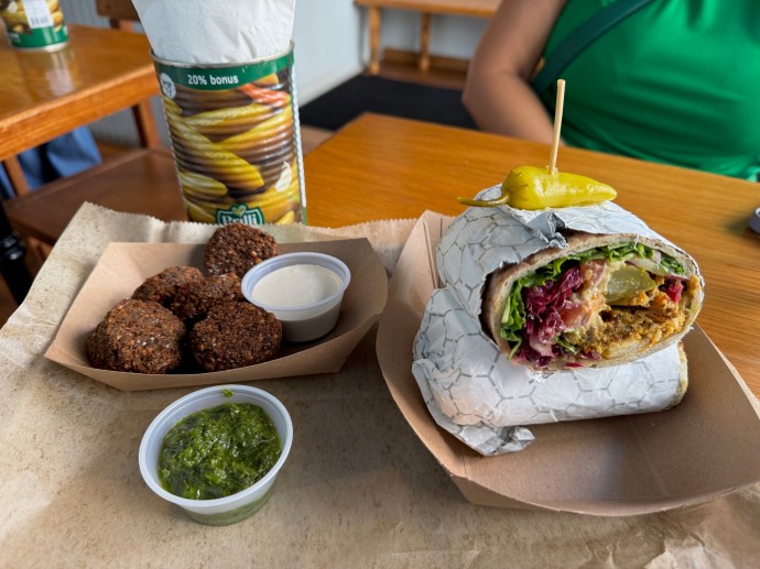 Eating With Ziggy | Dining Well, Spelling Pourly